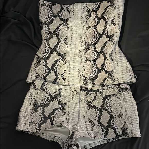 Retrofete | Tops | Retrofete Leonie Snakeskin Print Strapless Top ...